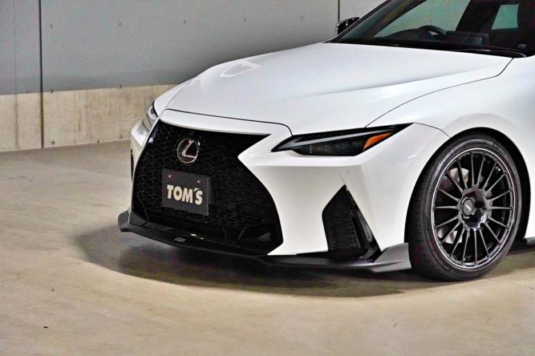 TOM'S LEXUS IS | トムス レクサス IS 特設サイトです。